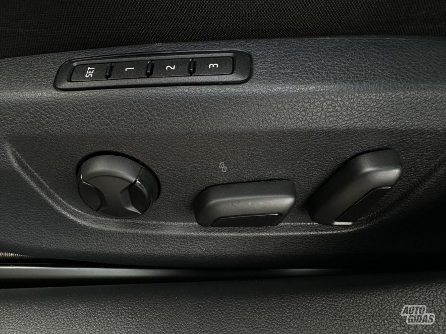 Black Skoda SuperB 2023 in Avizieniai, with an engine capacity of 1.50 L and mileage of 35 thousand km for 21950 €, photo 24 on AUTOMOTO.COM.LV