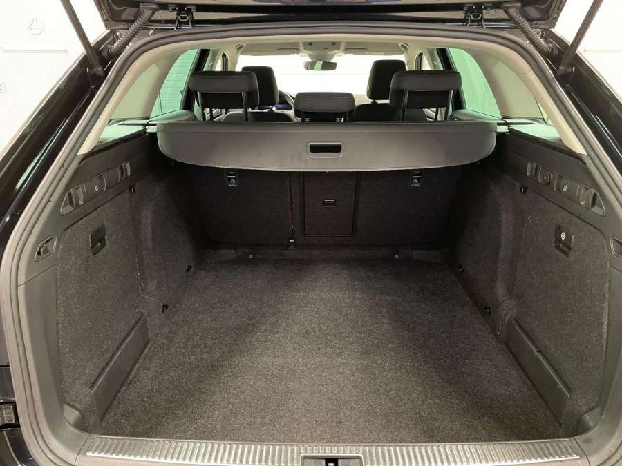 Black Skoda SuperB 2023 in Marijampole, with an engine capacity of 1.50 L and mileage of 186 thousand km for 17545 €, photo 18 on AUTOMOTO.COM.LV
