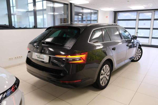 Melns Skoda SuperB 2023 Viļņa, ar dzinēja tilpumu 1.40 L un nobraukumu 164 tūkst. km par 19950 €, foto 2 vietnē AUTOMOTO.COM.LV