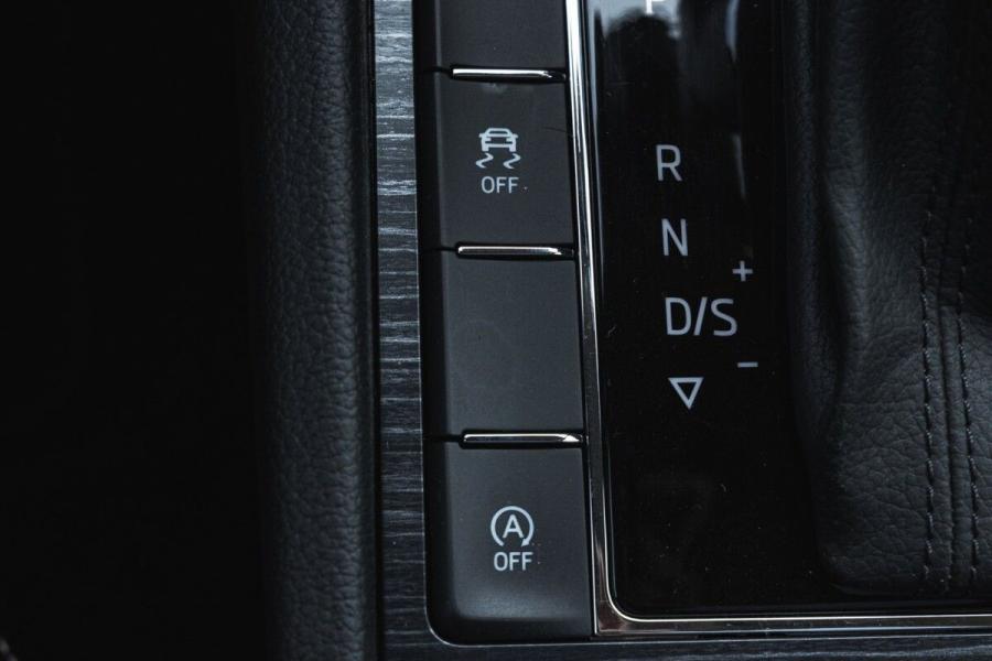 Melns Skoda SuperB 2023 Ventspils, ar dzinēja tilpumu 2.00 L un nobraukumu 97 tūkst. km par 25900 €, foto 32 vietnē AUTOMOTO.COM.LV