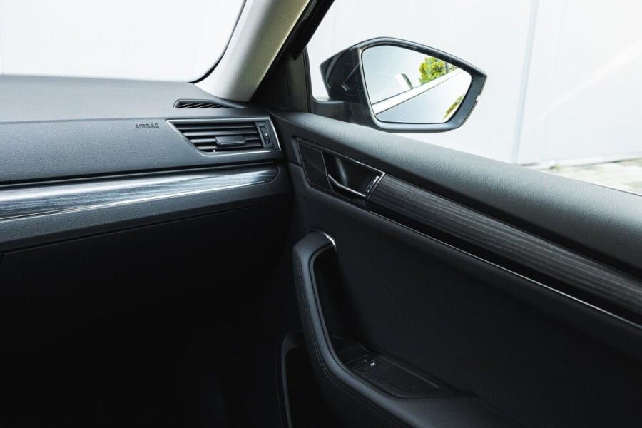 Melns Skoda SuperB 2023 Ventspils, ar dzinēja tilpumu 2.00 L un nobraukumu 97 tūkst. km par 25900 €, foto 40 vietnē AUTOMOTO.COM.LV