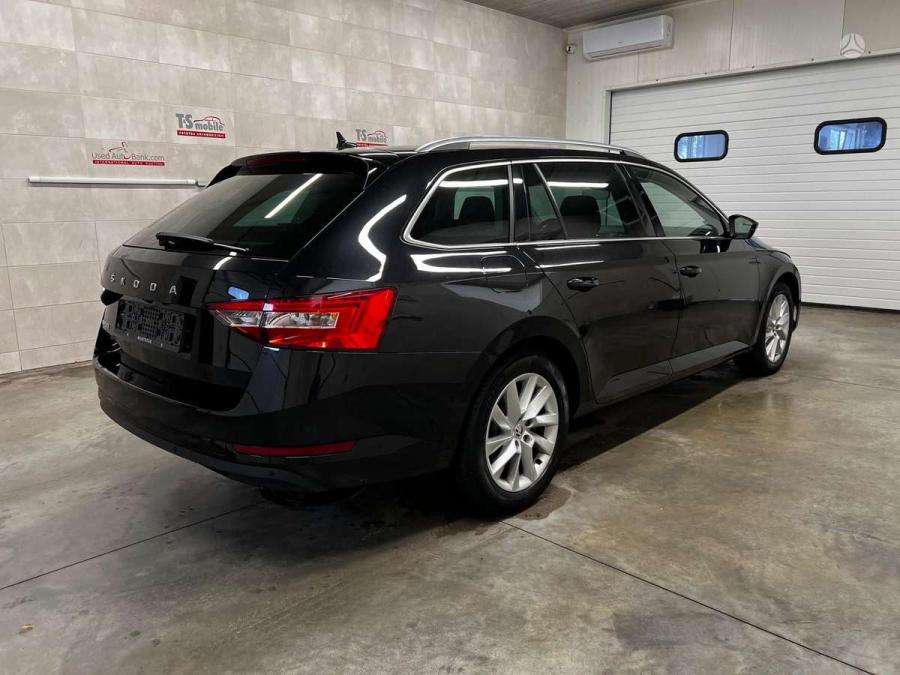 Black Skoda SuperB 2023 in Marijampole, with an engine capacity of 1.50 L and mileage of 195 thousand km for 16698 €, photo 5 on AUTOMOTO.COM.LV