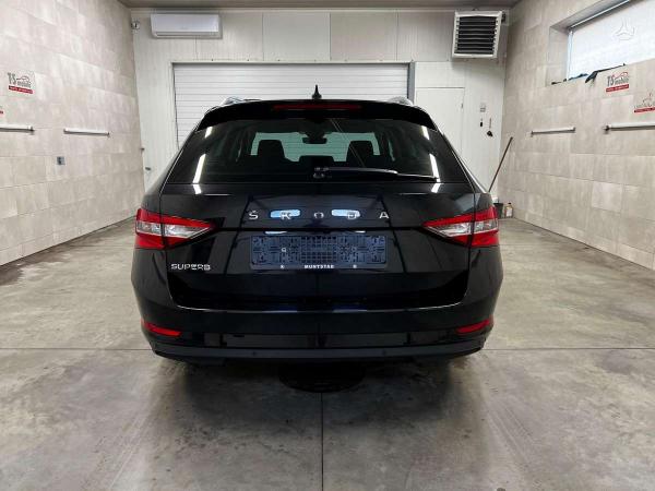 Black Skoda SuperB 2023 in Marijampole, with an engine capacity of 1.50 L and mileage of 195 thousand km for 16698 €, photo 5 on AUTOMOTO.COM.LV