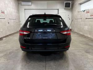 Black Skoda SuperB 2023 in Marijampole, with an engine capacity of 1.50 L and mileage of 195 thousand km for 16698 €, photo 6 on AUTOMOTO.COM.LV