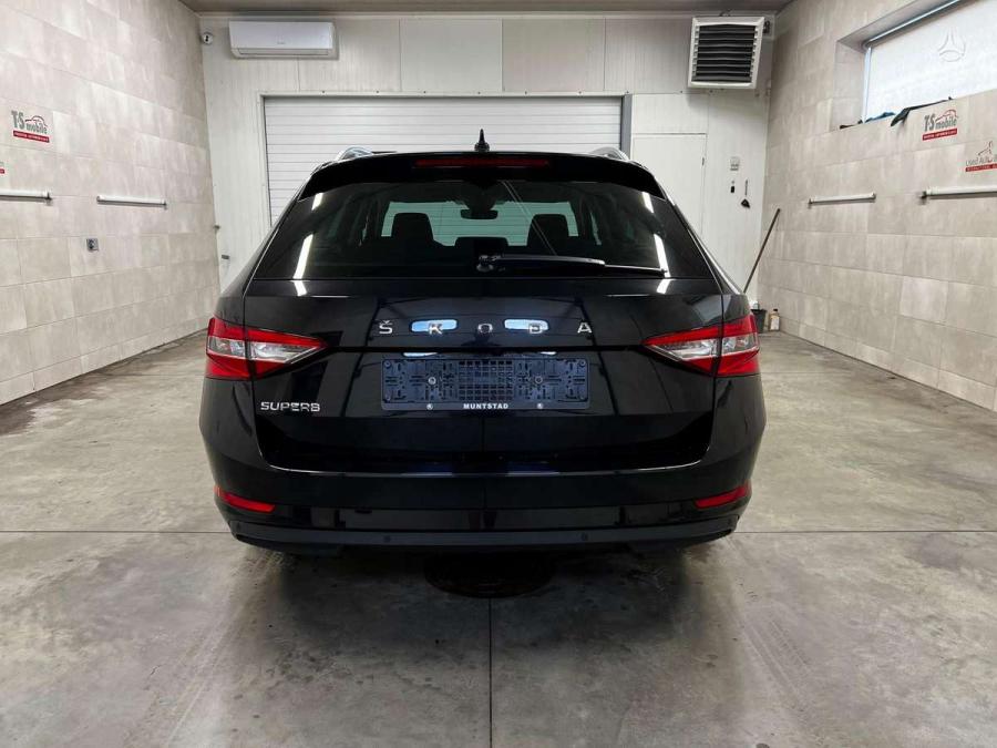Black Skoda SuperB 2023 in Marijampole, with an engine capacity of 1.50 L and mileage of 195 thousand km for 16698 €, photo 6 on AUTOMOTO.COM.LV