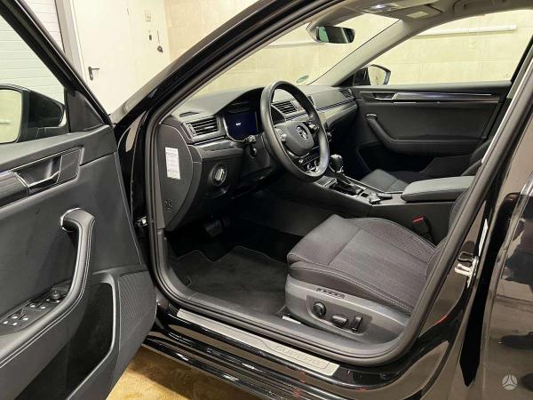 Black Skoda SuperB 2023 in Marijampole, with an engine capacity of 1.50 L and mileage of 195 thousand km for 16698 €, photo 7 on AUTOMOTO.COM.LV