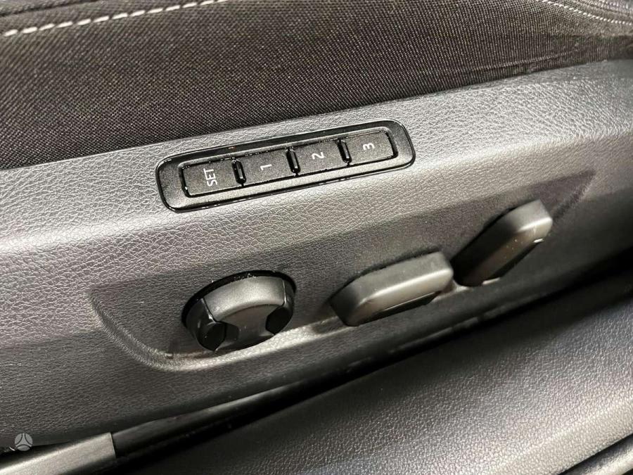Black Skoda SuperB 2023 in Marijampole, with an engine capacity of 1.50 L and mileage of 195 thousand km for 16698 €, photo 9 on AUTOMOTO.COM.LV