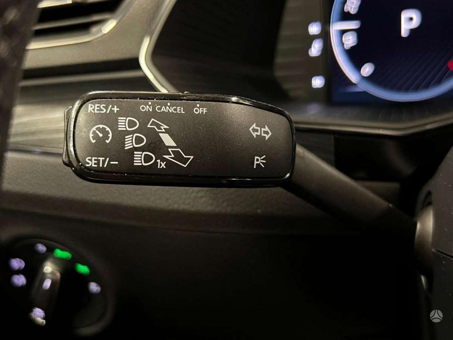 Black Skoda SuperB 2023 in Marijampole, with an engine capacity of 1.50 L and mileage of 195 thousand km for 16698 €, photo 14 on AUTOMOTO.COM.LV