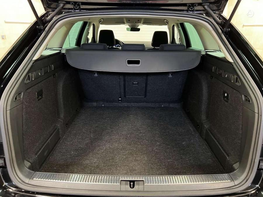 Black Skoda SuperB 2023 in Marijampole, with an engine capacity of 1.50 L and mileage of 195 thousand km for 16698 €, photo 17 on AUTOMOTO.COM.LV