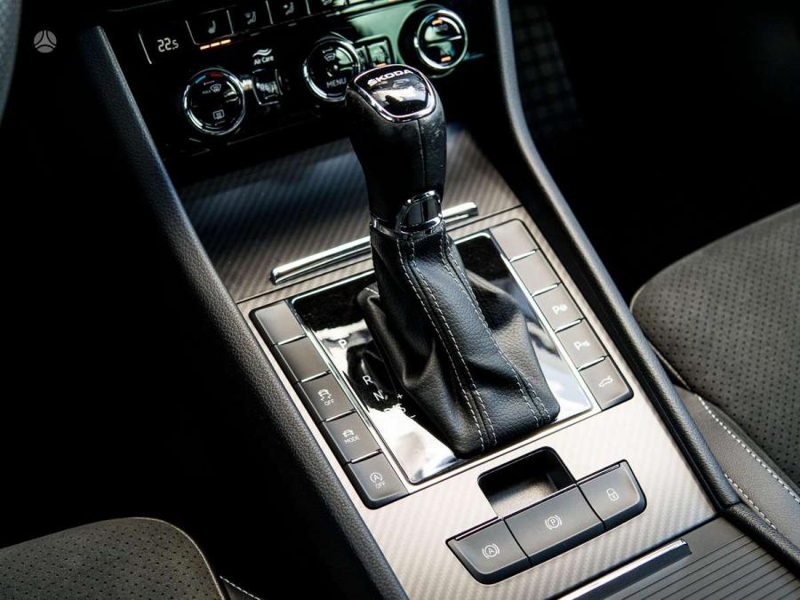 Black Skoda SuperB 2023 in Kaunas, with an engine capacity of 1.97 L and mileage of 213 thousand km for 21250 €, photo 26 on AUTOMOTO.COM.LV