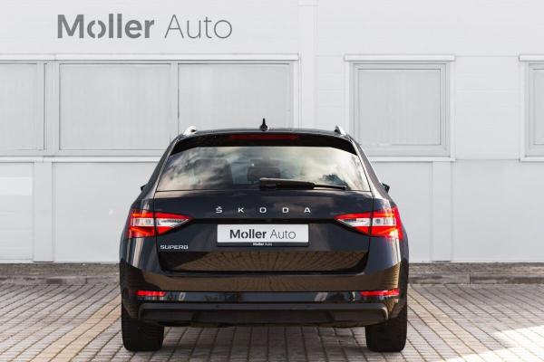 Шкода Суперб 2023 в Вентспилс на AUTOMOTO.COM.LV Черный Шкода Суперб 2023 в Вентспилс, объемом двигателя 2.00 л и пробегом 126 тыс. км за 23300 €, фото 5 на AUTOMOTO.COM.LV