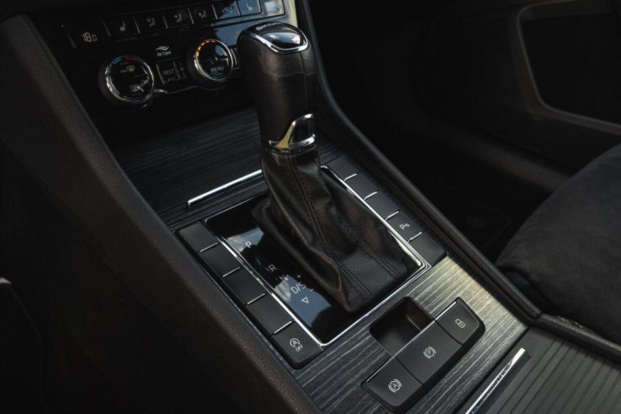 Melns Skoda SuperB 2023 Ventspils, ar dzinēja tilpumu 2.00 L un nobraukumu 126 tūkst. km par 23300 €, foto 32 vietnē AUTOMOTO.COM.LV
