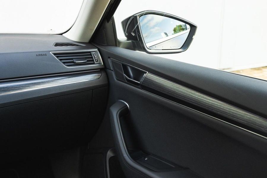 Melns Skoda SuperB 2023 Ventspils, ar dzinēja tilpumu 2.00 L un nobraukumu 126 tūkst. km par 23300 €, foto 37 vietnē AUTOMOTO.COM.LV