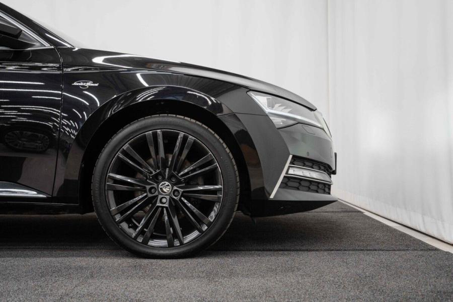 Melns Skoda SuperB 2023 Tallina, ar dzinēja tilpumu 1.40 L un nobraukumu 127 tūkst. km par 24900 €, foto 18 vietnē AUTOMOTO.COM.LV