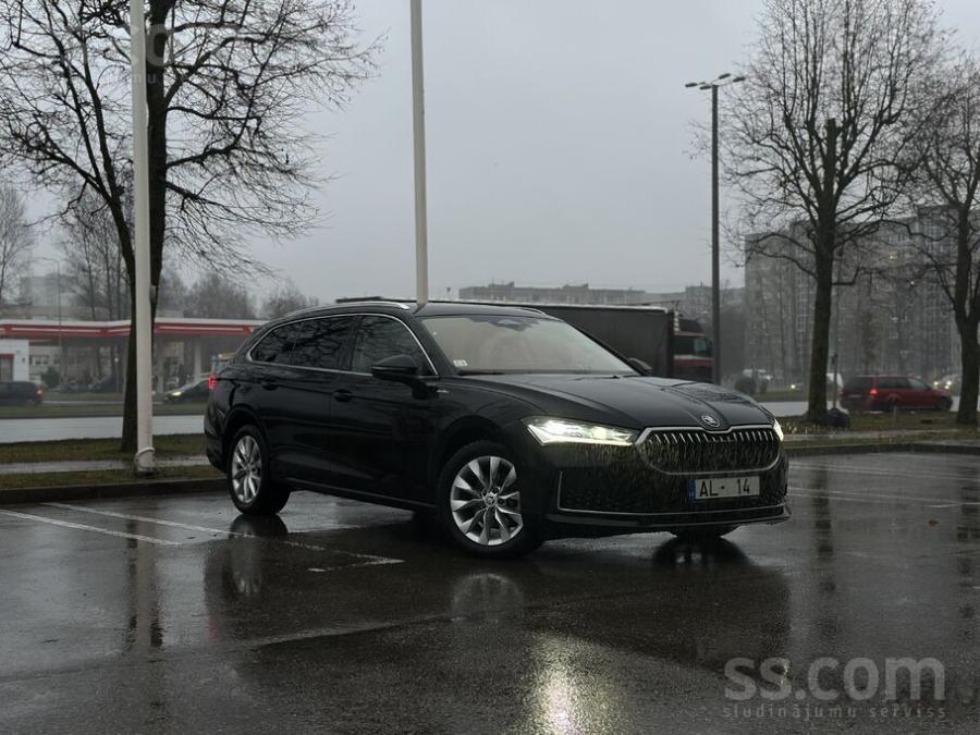 Black Skoda SuperB 2024 in Riga, with an engine capacity of 2.00 L and mileage of 40 thousand km for 37000 €, photo 3 on AUTOMOTO.COM.LV