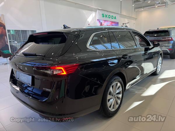 Black Skoda SuperB 2026 in Paide, with an engine capacity of 0.00 L and mileage of 10 thousand km for 36600 €, photo 3 on AUTOMOTO.COM.LV
