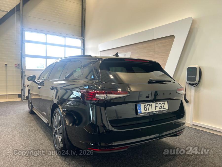 Black Skoda SuperB 2026 in Rakvere, with an engine capacity of 1.50 L and mileage of 0 thousand km for 49670 €, photo 5 on AUTOMOTO.COM.LV