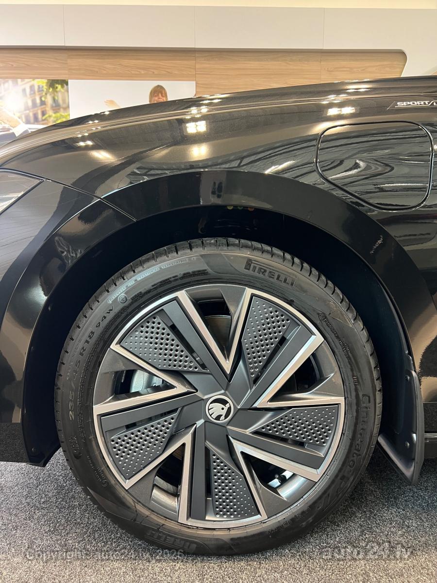 Black Skoda SuperB 2026 in Rakvere, with an engine capacity of 1.50 L and mileage of 0 thousand km for 49670 €, photo 11 on AUTOMOTO.COM.LV