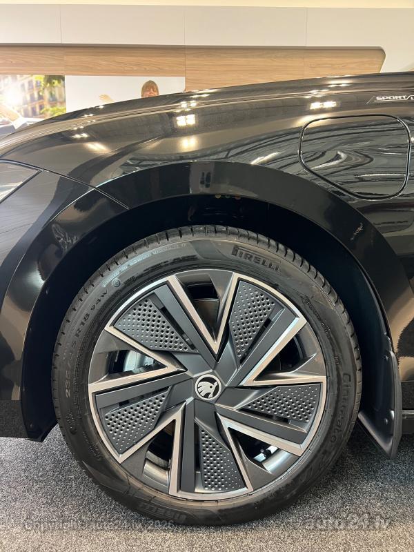 Black Skoda SuperB 2026 in Rakvere, with an engine capacity of 1.50 L and mileage of 0 thousand km for 49670 €, photo 11 on AUTOMOTO.COM.LV