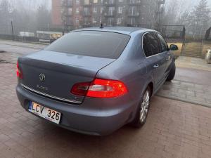 Blue Skoda SuperB 2009 in Vilnius, with an engine capacity of 1.97 L and mileage of 377 thousand km for 3490 €, photo 5 on AUTOMOTO.COM.LV