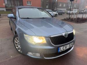 Blue Skoda SuperB 2009 in Vilnius, with an engine capacity of 1.97 L and mileage of 377 thousand km for 3490 €, photo 6 on AUTOMOTO.COM.LV
