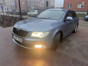 Blue Skoda SuperB 2009 in Vilnius, with an engine capacity of 1.97 L and mileage of 377 thousand km for 3490 €, photo 8 on AUTOMOTO.COM.LV