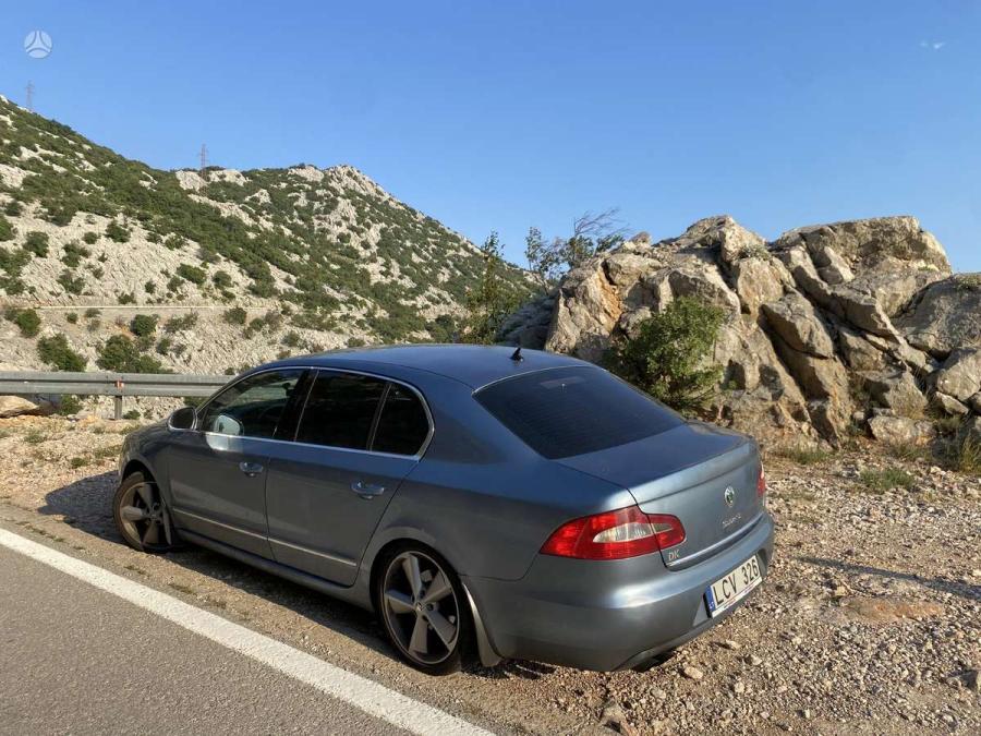 Blue Skoda SuperB 2009 in Vilnius, with an engine capacity of 1.97 L and mileage of 377 thousand km for 3490 €, photo 19 on AUTOMOTO.COM.LV