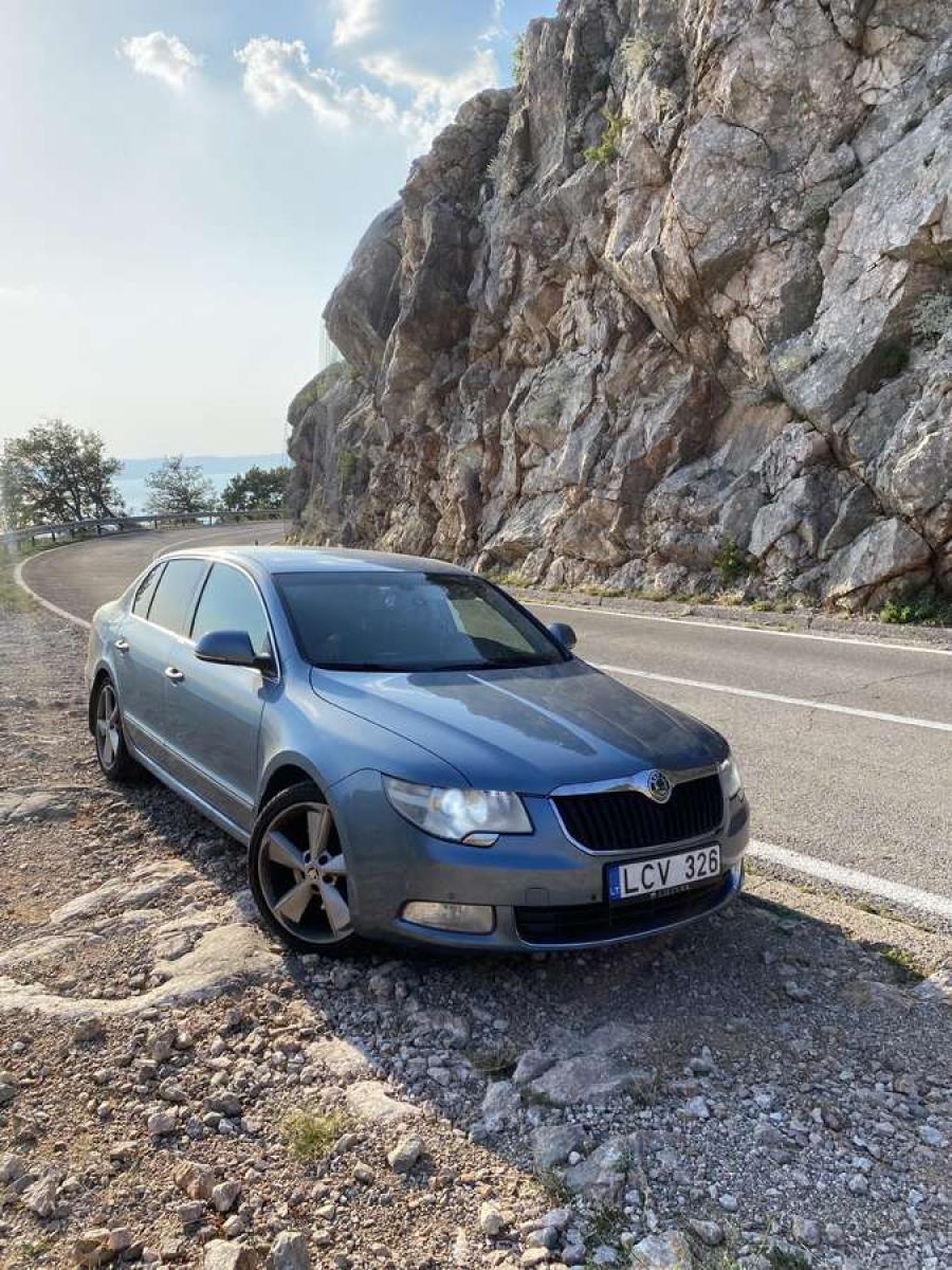 Blue Skoda SuperB 2009 in Vilnius, with an engine capacity of 1.97 L and mileage of 377 thousand km for 3490 €, photo 20 on AUTOMOTO.COM.LV