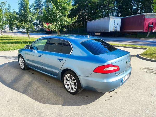 Blue Skoda SuperB 2009 in Vilnius, with an engine capacity of 1.80 L and mileage of 206 thousand km for 3900 €, photo 2 on AUTOMOTO.COM.LV