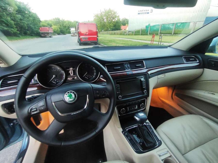 Blue Skoda SuperB 2009 in Vilnius, with an engine capacity of 1.80 L and mileage of 206 thousand km for 3900 €, photo 8 on AUTOMOTO.COM.LV