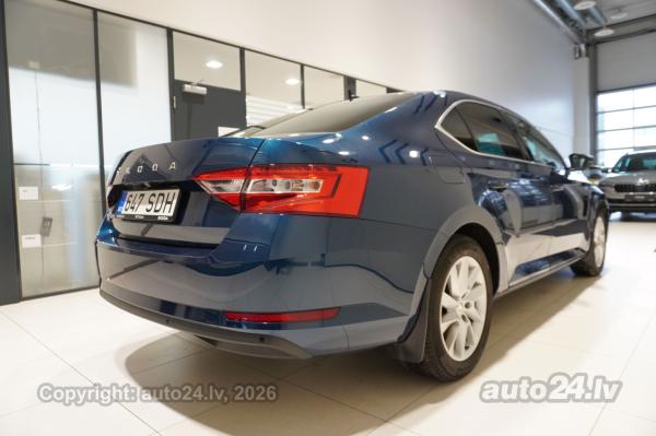 Zils Skoda SuperB 2022 Tallina, ar dzinēja tilpumu 1.50 L un nobraukumu 77 tūkst. km par 21900 €, foto 3 vietnē AUTOMOTO.COM.LV
