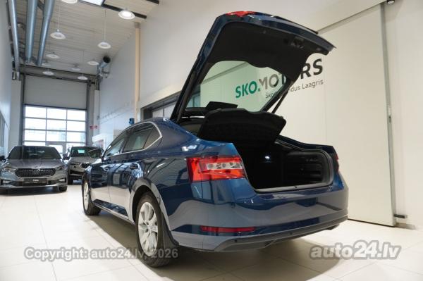 Zils Skoda SuperB 2022 Tallina, ar dzinēja tilpumu 1.50 L un nobraukumu 77 tūkst. km par 21900 €, foto 6 vietnē AUTOMOTO.COM.LV