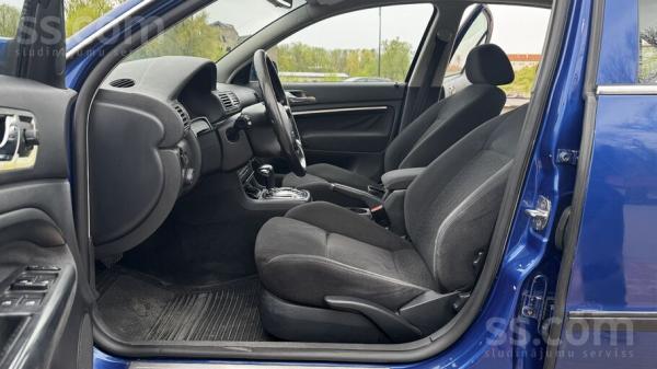 Blue Skoda SuperB 2006 in Bauska, with an engine capacity of 1.90 L and mileage of 415 thousand km for 2300 €, photo 5 on AUTOMOTO.COM.LV