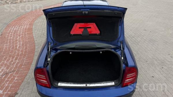 Blue Skoda SuperB 2006 in Bauska, with an engine capacity of 1.90 L and mileage of 415 thousand km for 2300 €, photo 9 on AUTOMOTO.COM.LV