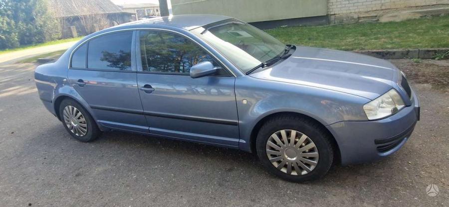 Blue Skoda SuperB 2003 in Ariogala, with an engine capacity of 1.98 L and mileage of 258 thousand km for 2999 €, photo 4 on AUTOMOTO.COM.LV