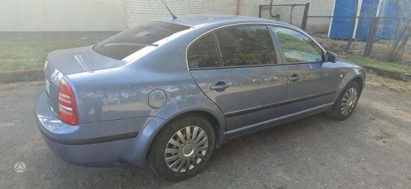 Blue Skoda SuperB 2003 in Ariogala, with an engine capacity of 1.98 L and mileage of 258 thousand km for 2999 €, photo 4 on AUTOMOTO.COM.LV