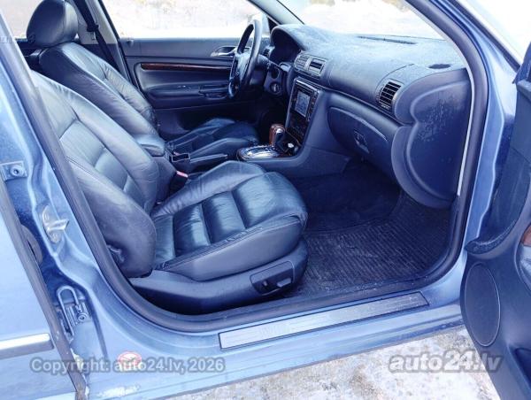 Zils Skoda SuperB 2004 Tallina, ar dzinēja tilpumu 1.80 L un nobraukumu 344 tūkst. km par 899 €, foto 11 vietnē AUTOMOTO.COM.LV