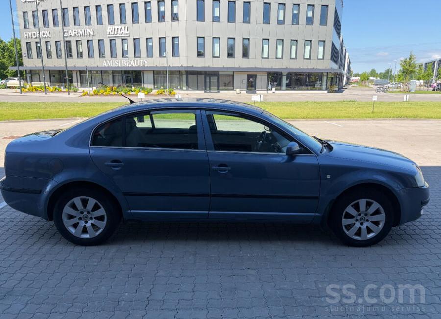 Blue Skoda SuperB 2005 in Riga, with an engine capacity of 1.90 L and mileage of 222 thousand km for 1700 €, photo 5 on AUTOMOTO.COM.LV
