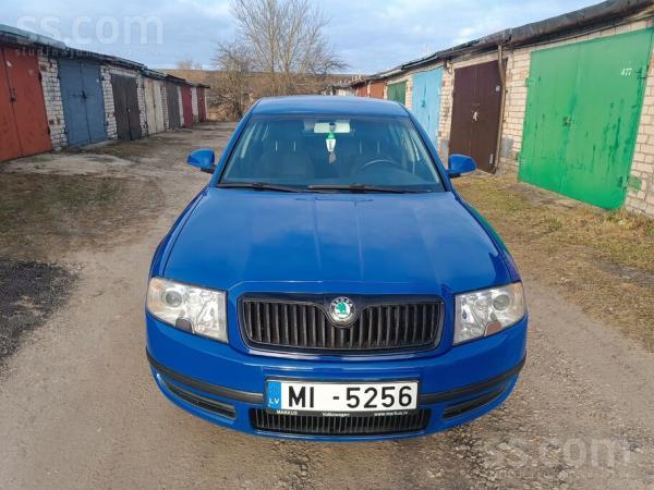 Blue Skoda SuperB 2008 in Daugavpils, with an engine capacity of 2.00 L and mileage of 400 thousand km for 2850 €, photo 4 on AUTOMOTO.COM.LV