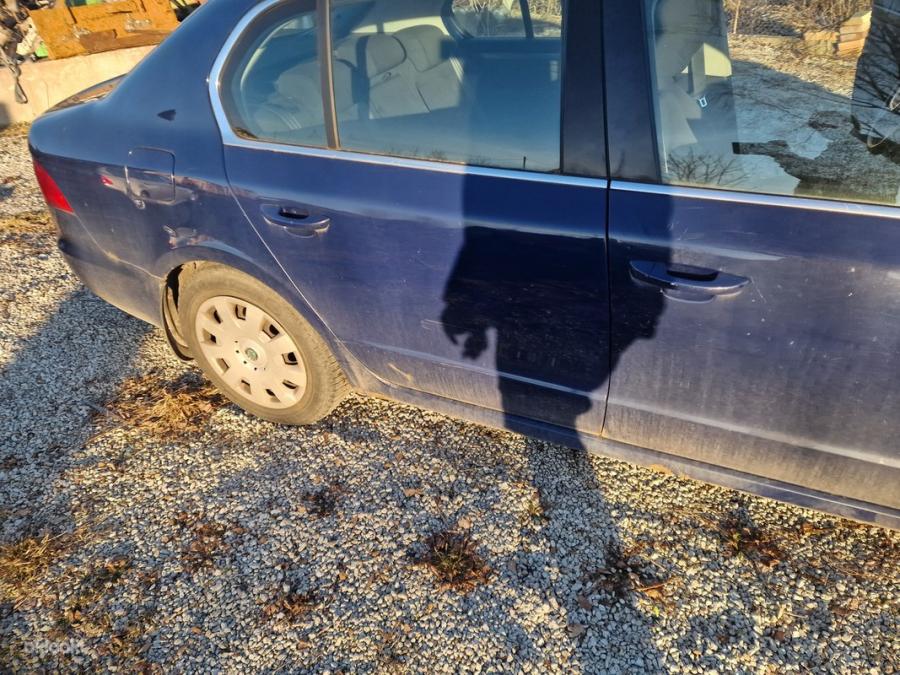Zils Skoda SuperB 2008 Jehvi, ar dzinēja tilpumu 0.00 L un nobraukumu 252 tūkst. km par 1600 €, foto 23 vietnē AUTOMOTO.COM.LV