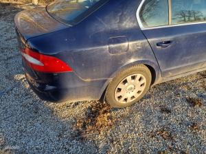 Zils Skoda SuperB 2008 Jehvi, ar dzinēja tilpumu 0.00 L un nobraukumu 252 tūkst. km par 1600 €, foto 26 vietnē AUTOMOTO.COM.LV