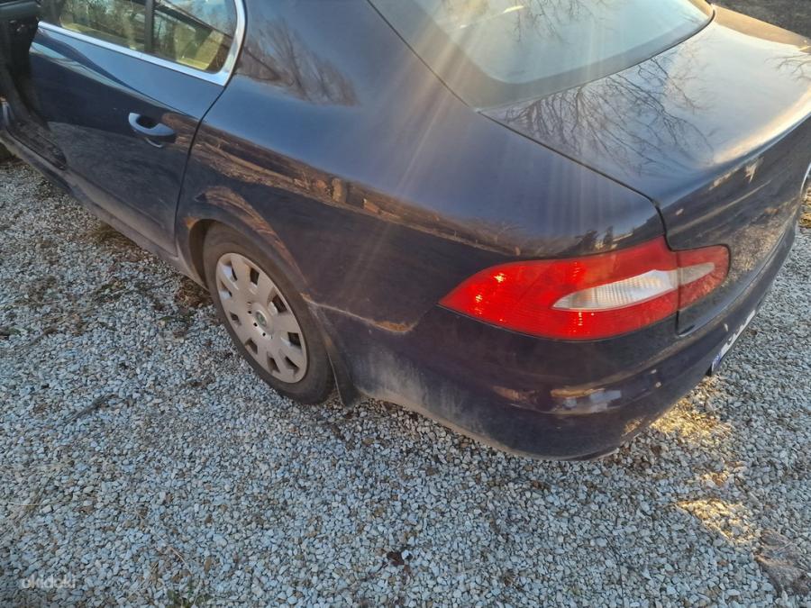 Zils Skoda SuperB 2008 Jehvi, ar dzinēja tilpumu 0.00 L un nobraukumu 252 tūkst. km par 1600 €, foto 31 vietnē AUTOMOTO.COM.LV