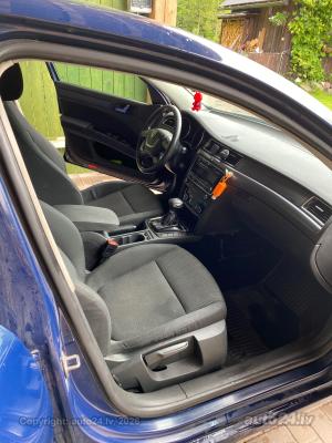 Zils Skoda SuperB 2009 Tallina, ar dzinēja tilpumu 2.00 L un nobraukumu 312 tūkst. km par 1800 €, foto 10 vietnē AUTOMOTO.COM.LV