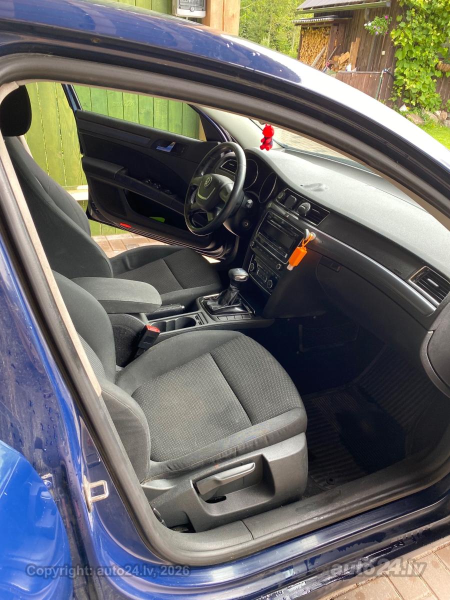 Zils Skoda SuperB 2009 Tallina, ar dzinēja tilpumu 2.00 L un nobraukumu 312 tūkst. km par 1800 €, foto 10 vietnē AUTOMOTO.COM.LV