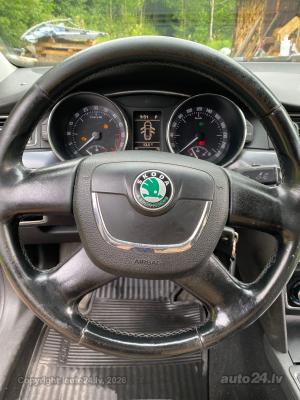 Zils Skoda SuperB 2009 Tallina, ar dzinēja tilpumu 2.00 L un nobraukumu 312 tūkst. km par 1800 €, foto 16 vietnē AUTOMOTO.COM.LV