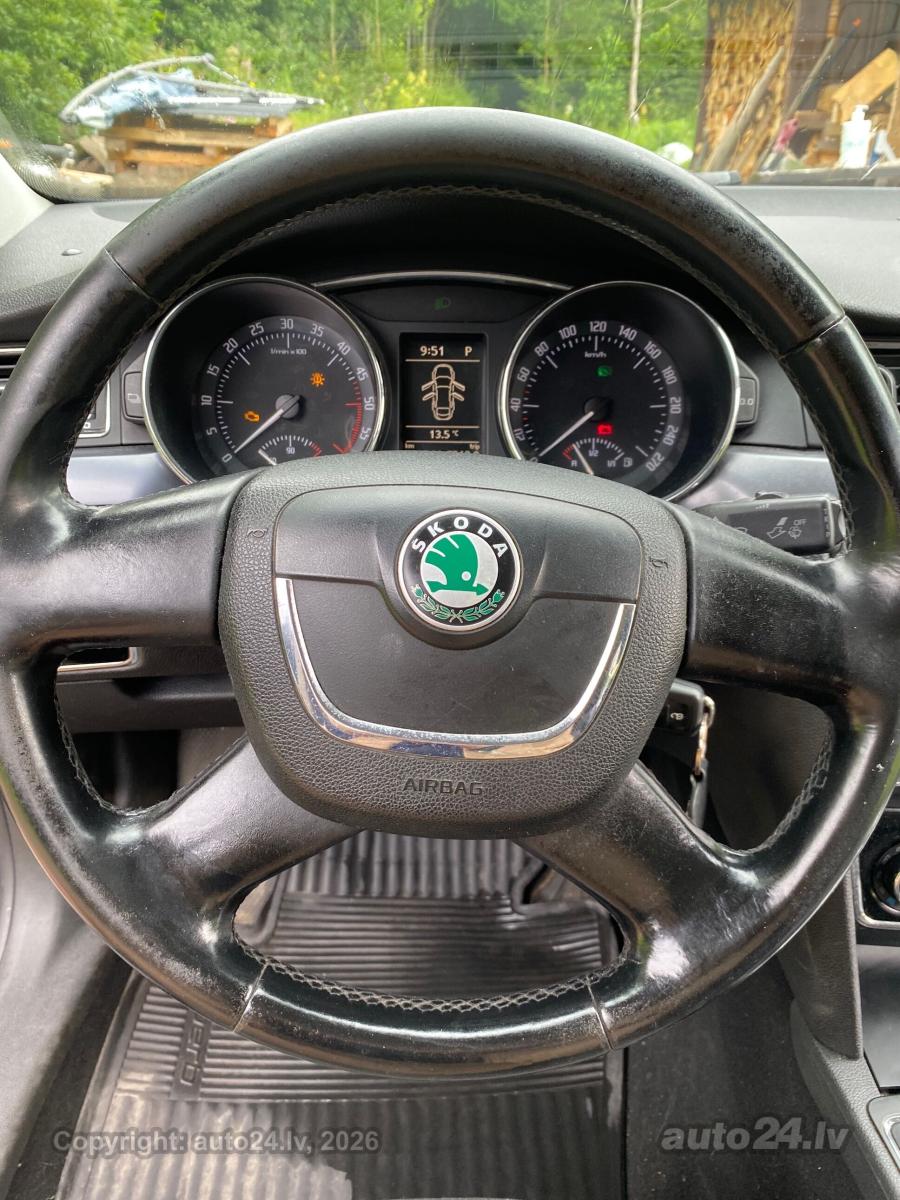 Zils Skoda SuperB 2009 Tallina, ar dzinēja tilpumu 2.00 L un nobraukumu 312 tūkst. km par 1800 €, foto 16 vietnē AUTOMOTO.COM.LV