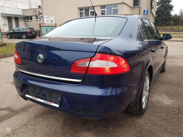 Blue Skoda SuperB 2010 in Siauliai, with an engine capacity of 2.00 L and mileage of 202 thousand km for 5200 €, photo 4 on AUTOMOTO.COM.LV