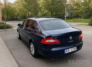 Zils Skoda SuperB 2011 Rīga, ar dzinēja tilpumu 2.00 L un nobraukumu 309 tūkst. km par 4000 €, foto 3 vietnē AUTOMOTO.COM.LV