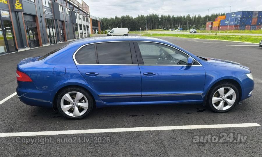Zils Skoda SuperB 2012 Tallina, ar dzinēja tilpumu 1.80 L un nobraukumu 192 tūkst. km par 6990 €, foto 4 vietnē AUTOMOTO.COM.LV