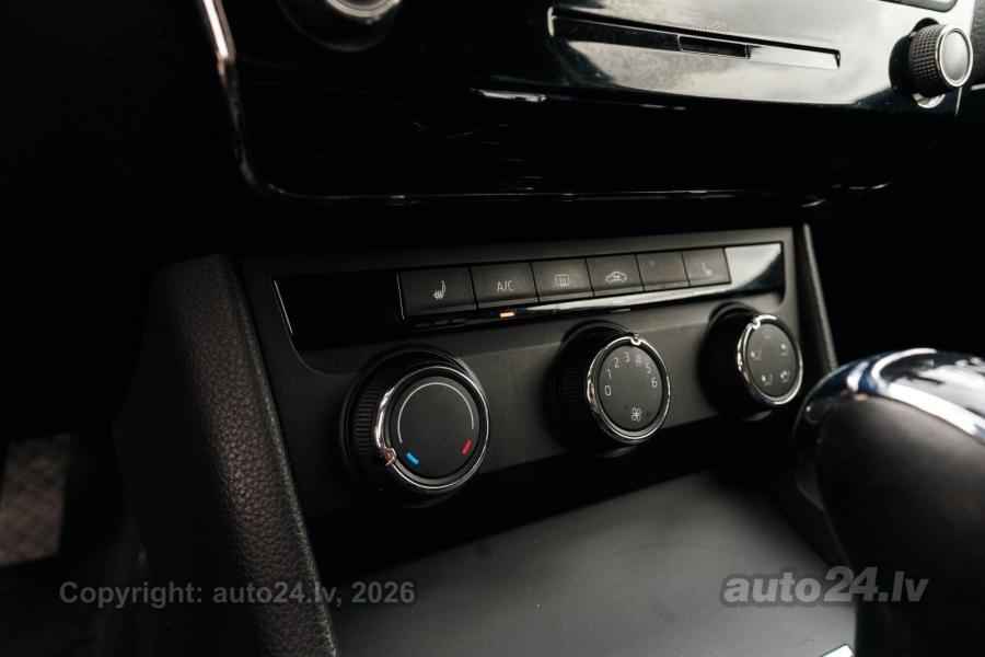 Blue Skoda SuperB 2016 in Tartu, with an engine capacity of 2.00 L and mileage of 297 thousand km for 7999 €, photo 12 on AUTOMOTO.COM.LV